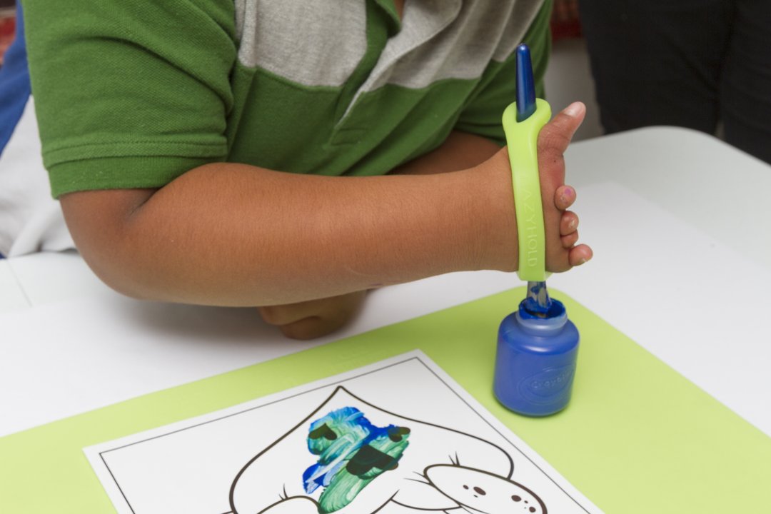 Assistive Technology: EazyHold Universal Cuff – IXD@Pratt